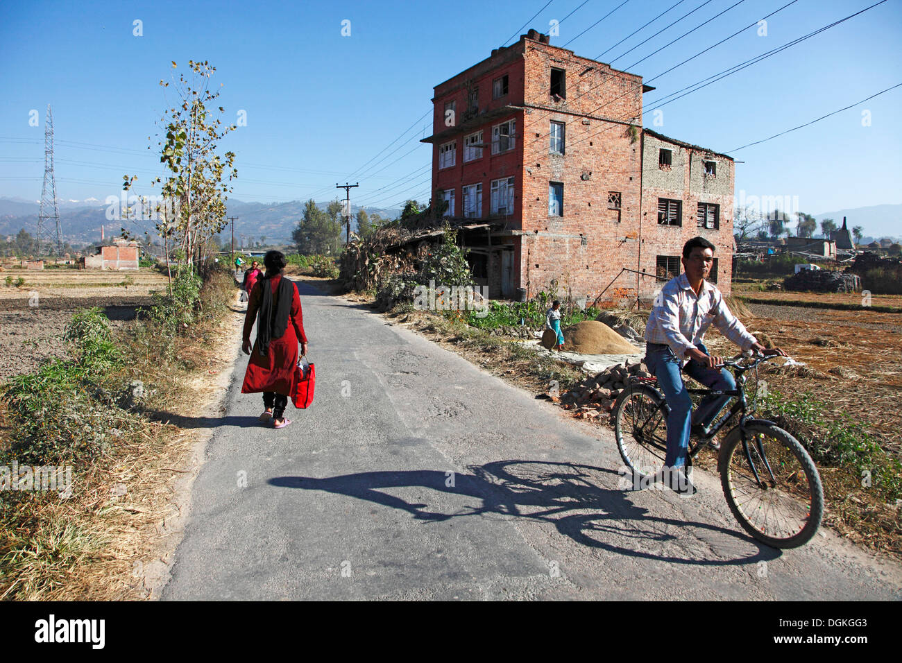 The road to Changu Narayan from Bhaktapur Stock Photo - Alamy