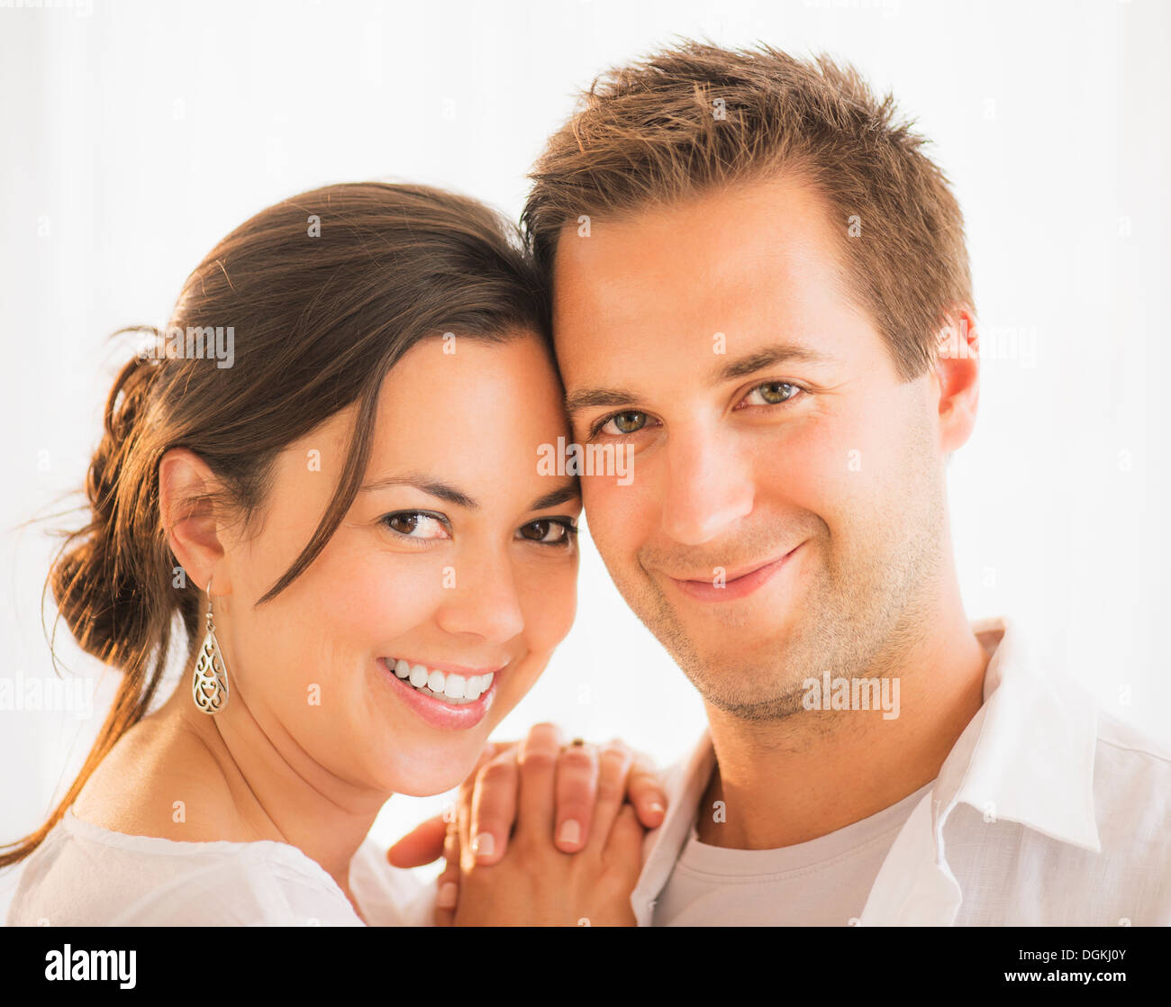 Portrait of happy couple Stock Photo - Alamy