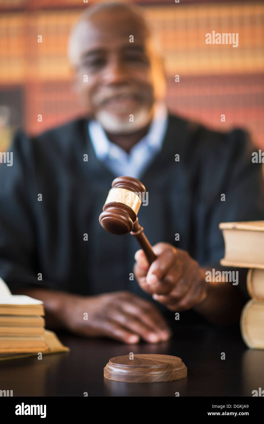 Male judge in courtroom on hi-res stock photography and images - Alamy