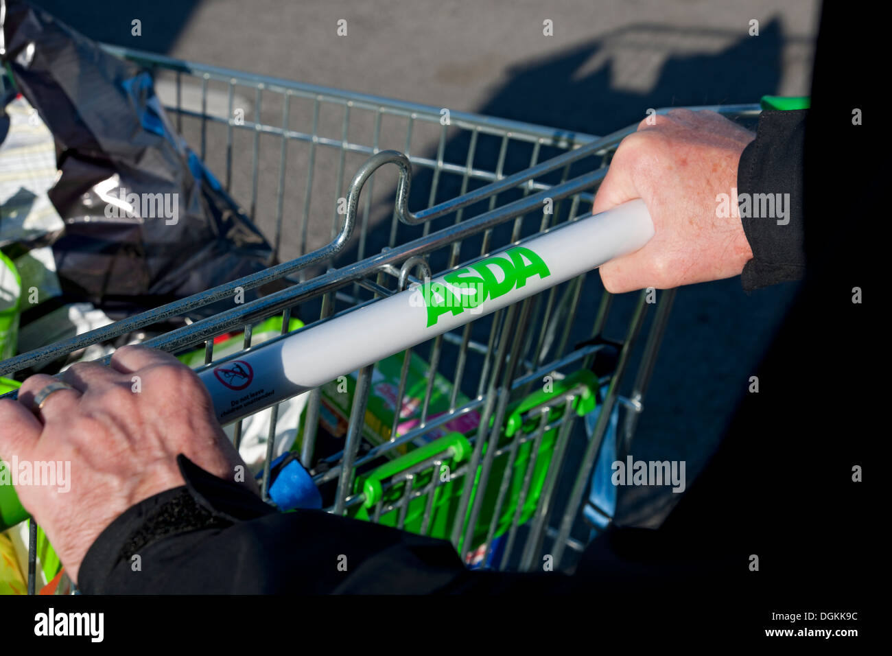 Man pushing trolley uk hi-res stock photography and images - Alamy