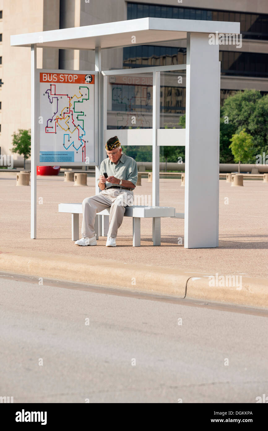 Curbside bus stop hi-res stock photography and images - Alamy