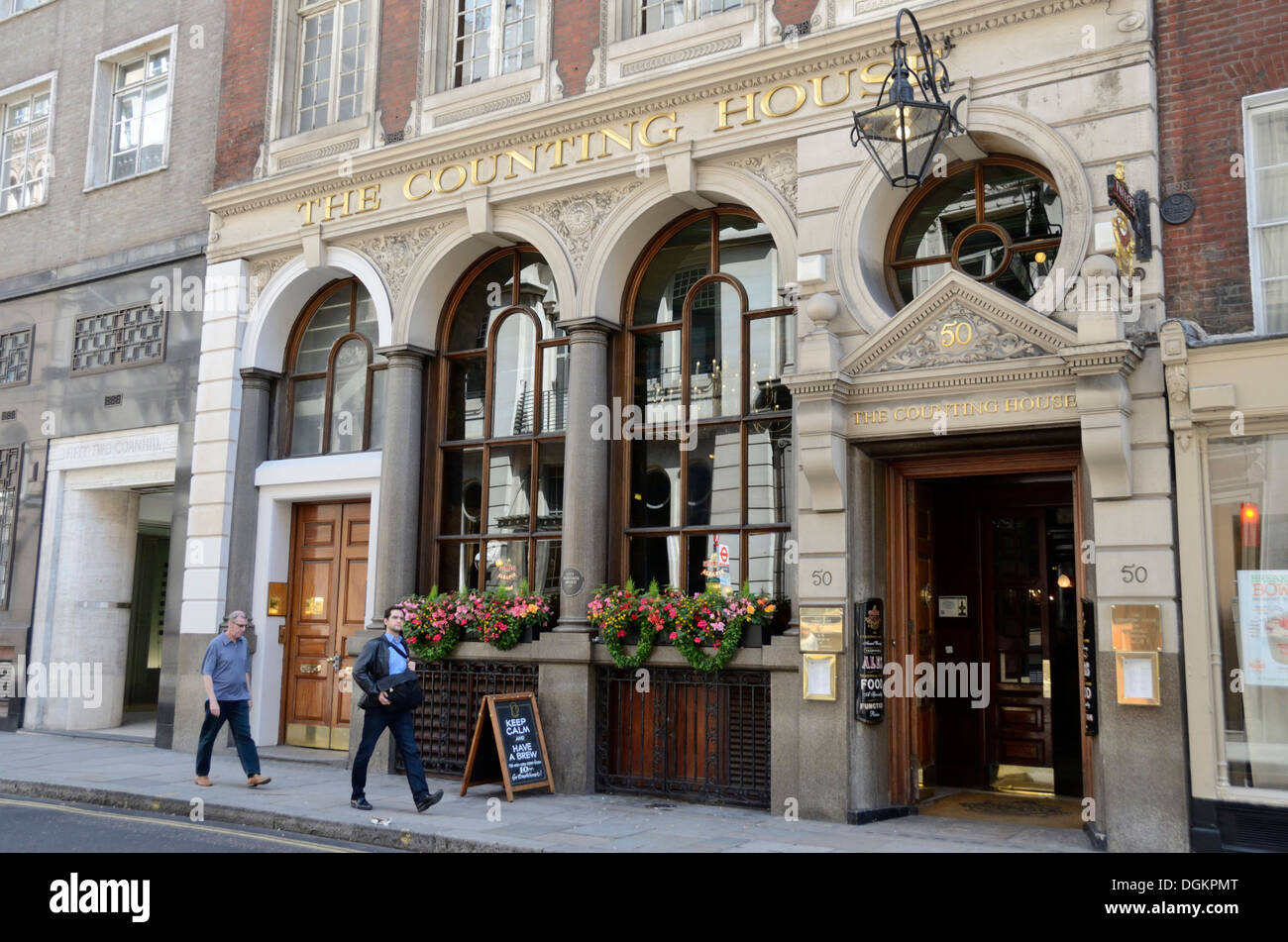 The Counting House pub in Cornhill Stock Photo - Alamy