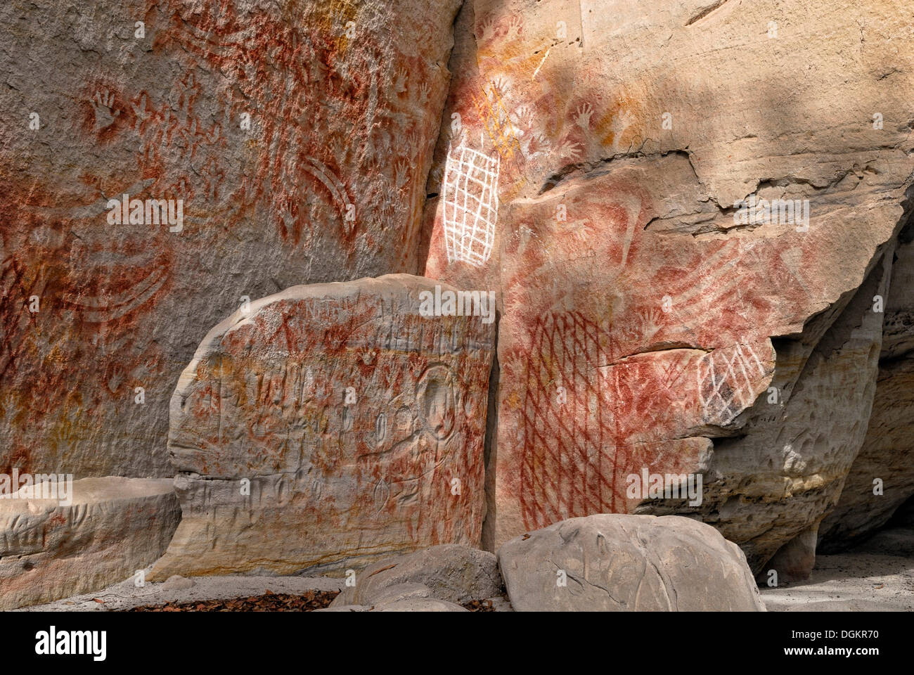 Aboriginal rock hi-res stock photography and images - Alamy