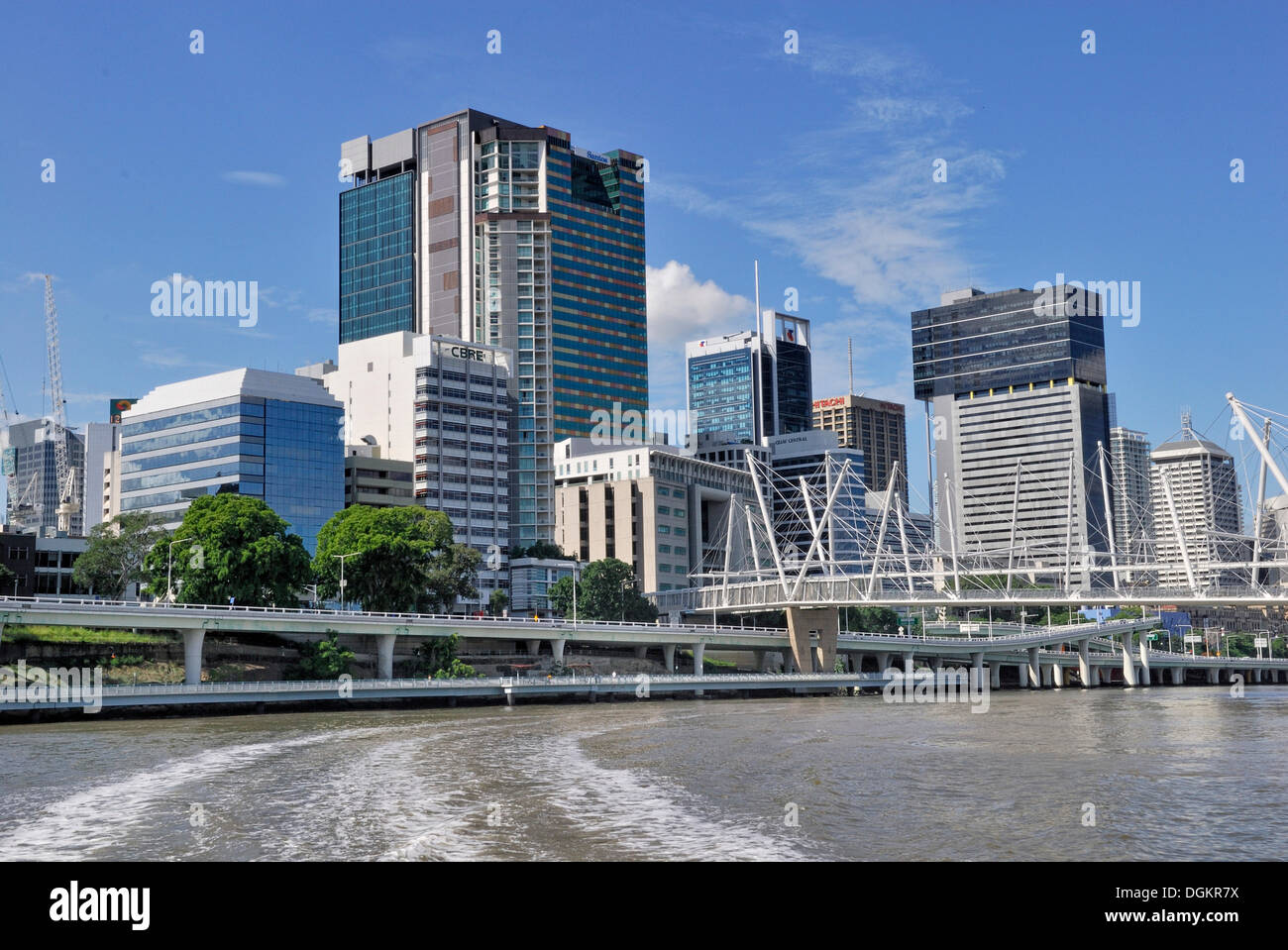 Multi-storey houses, Kurilpa Bridge and Riverside Express Way, Brisbane ...
