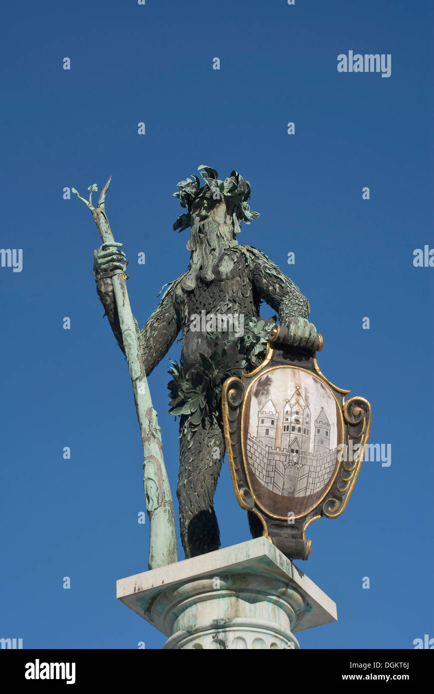 Bronze statue of neptune hi-res stock photography and images - Alamy