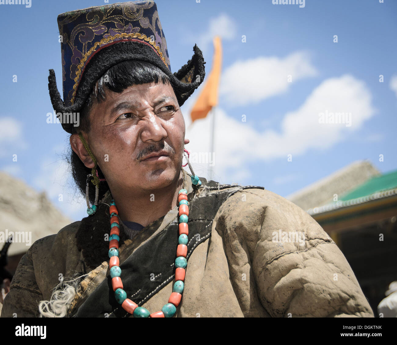 A Ladakhi herdsman in traditional winter clothing Stock Photo - Alamy