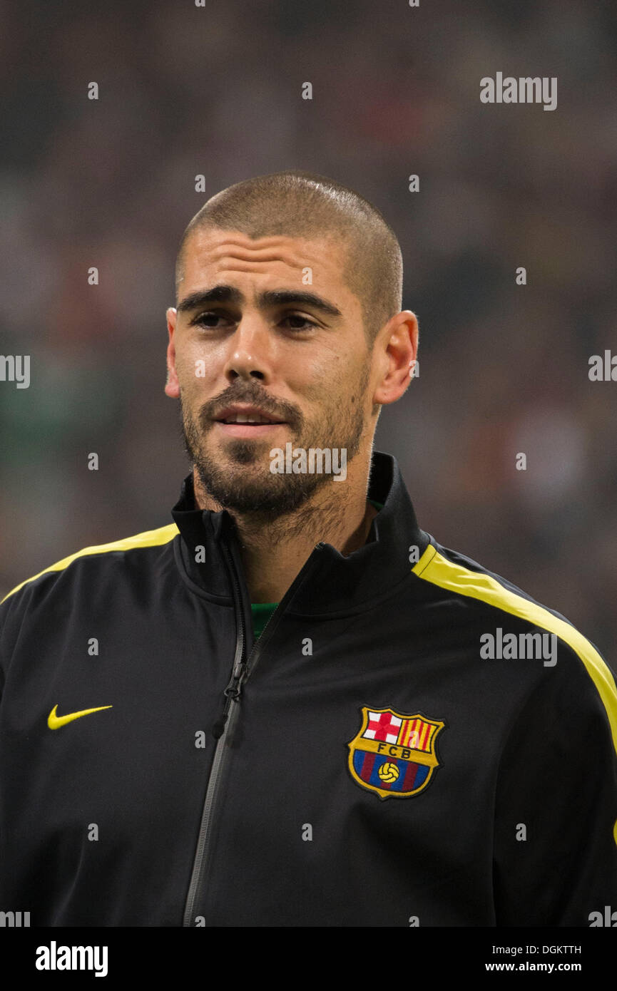 Victor valdés fc barcelona hi-res stock photography and images - Alamy