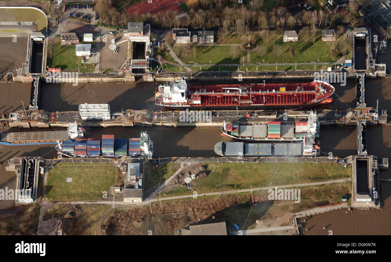 Lock of the Kiel Canal, German: Nord-Ostsee-Kanal, NOK, aerial photo, Brunsbüttel, Schleswig ...
