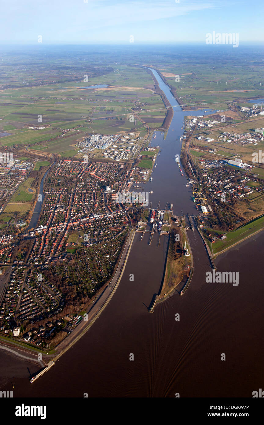 Lock of the Kiel Canal, German: Nord-Ostsee-Kanal, NOK, aerial photo, Brunsbüttel, Schleswig ...