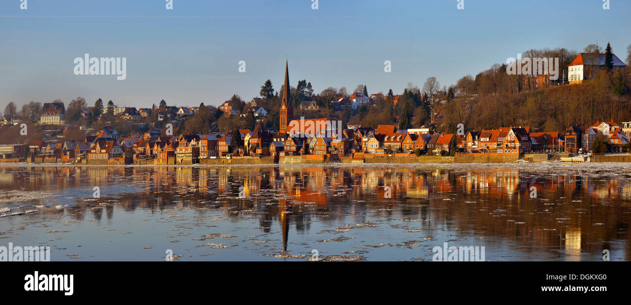 Lauenburg on the Elbe river in winter, Lauenburg an der Elbe, Schleswig ...