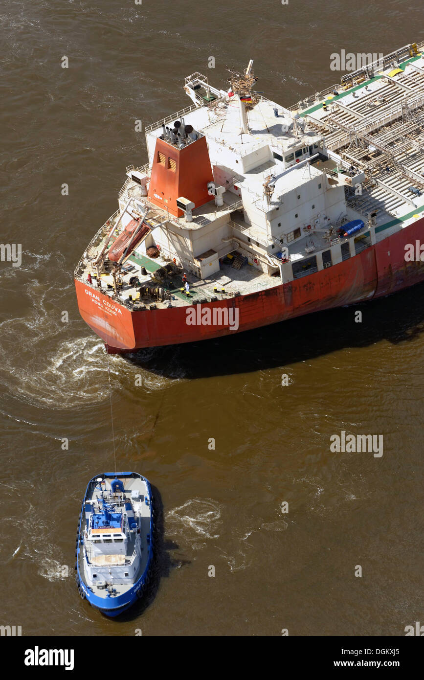 Tugboat pulling tanker hi-res stock photography and images - Alamy