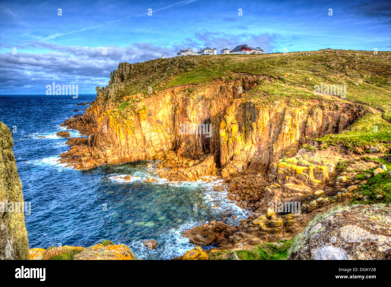 Blue sky cliff england hi-res stock photography and images - Alamy