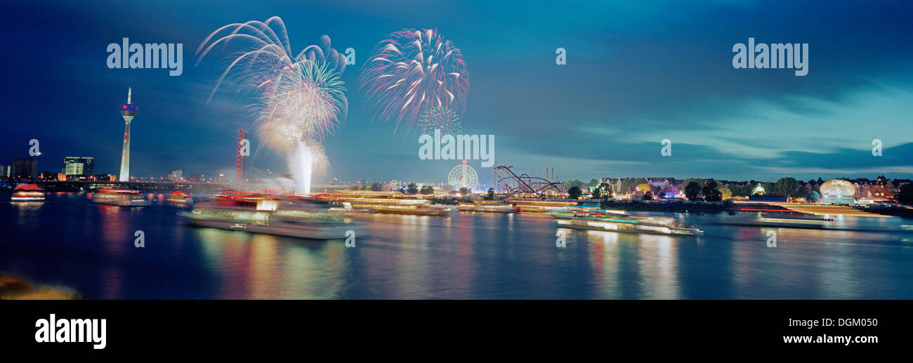 Funfair fireworks hi-res stock photography and images - Alamy