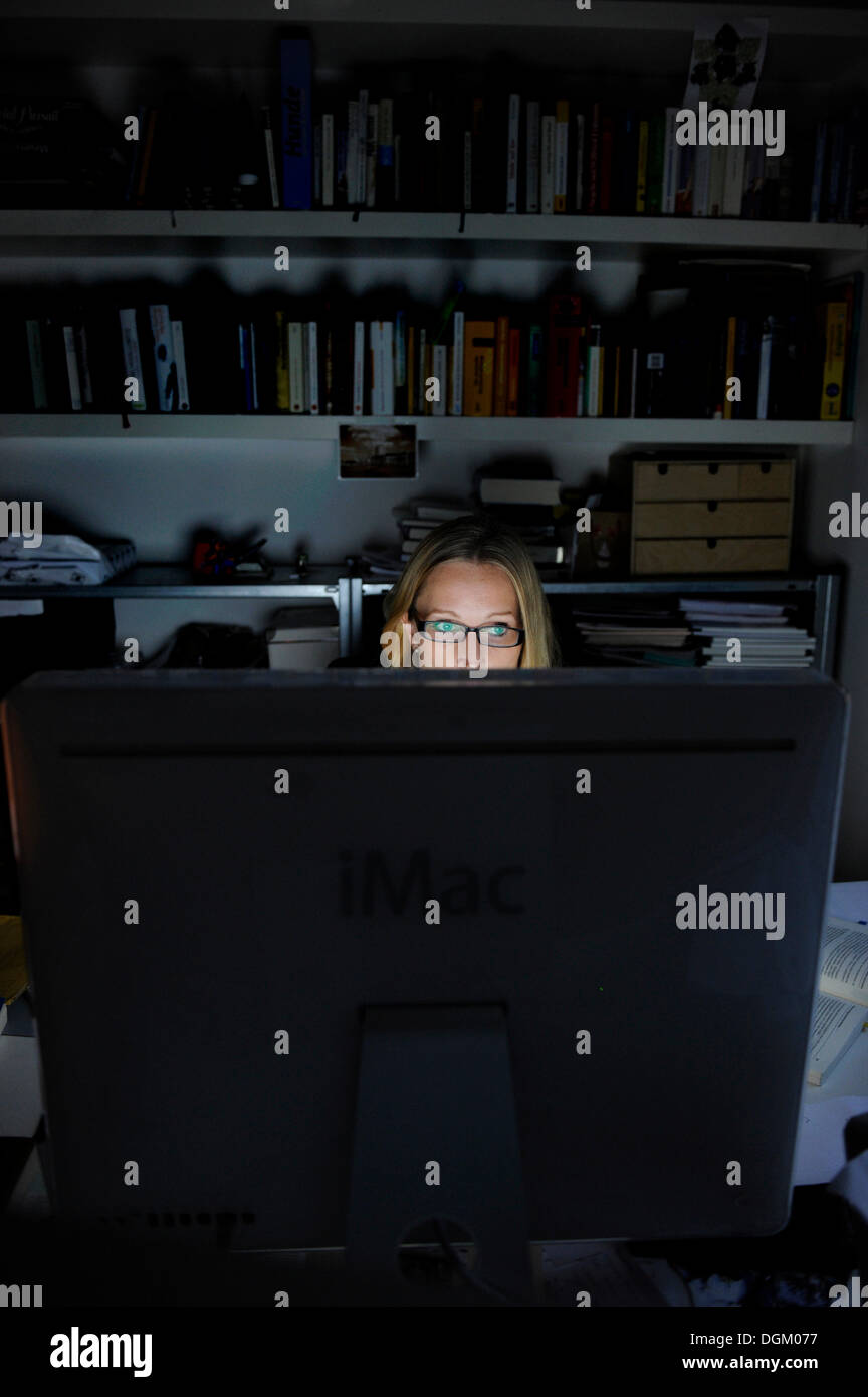 Student students computer station hi-res stock photography and images ...