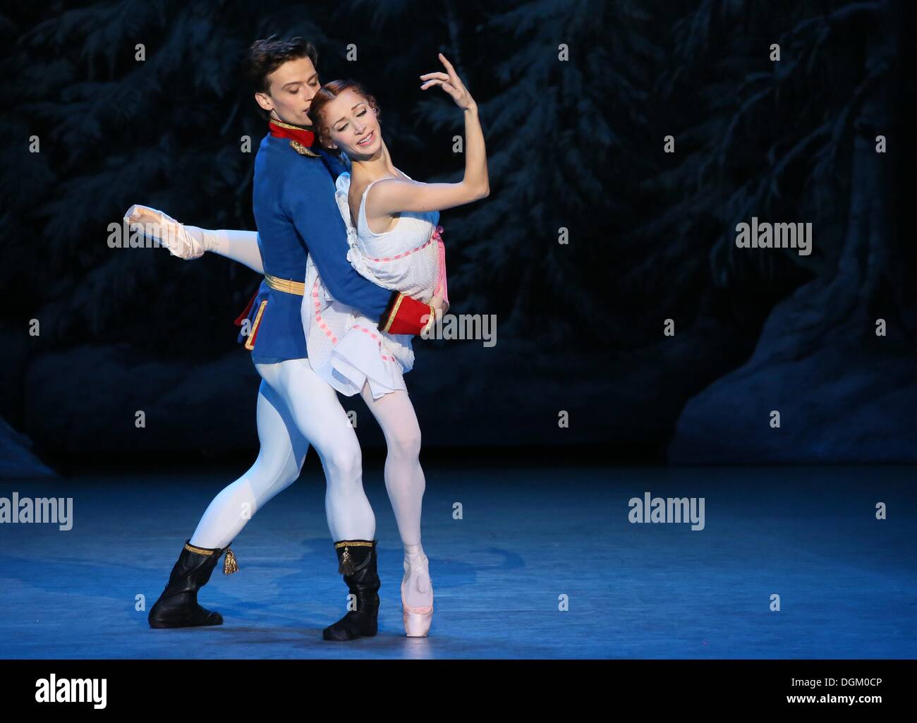 Berlin, Germany. 22nd Oct, 2013. Iana Salenko (L) as Clara and Marian ...