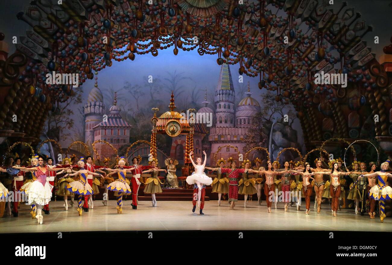 Berlin, Germany. 22nd Oct, 2013. Iana Salenko as Clara and Marian ...