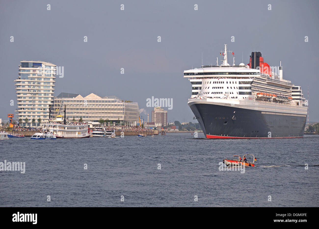 Queen mary ii hi-res stock photography and images - Alamy