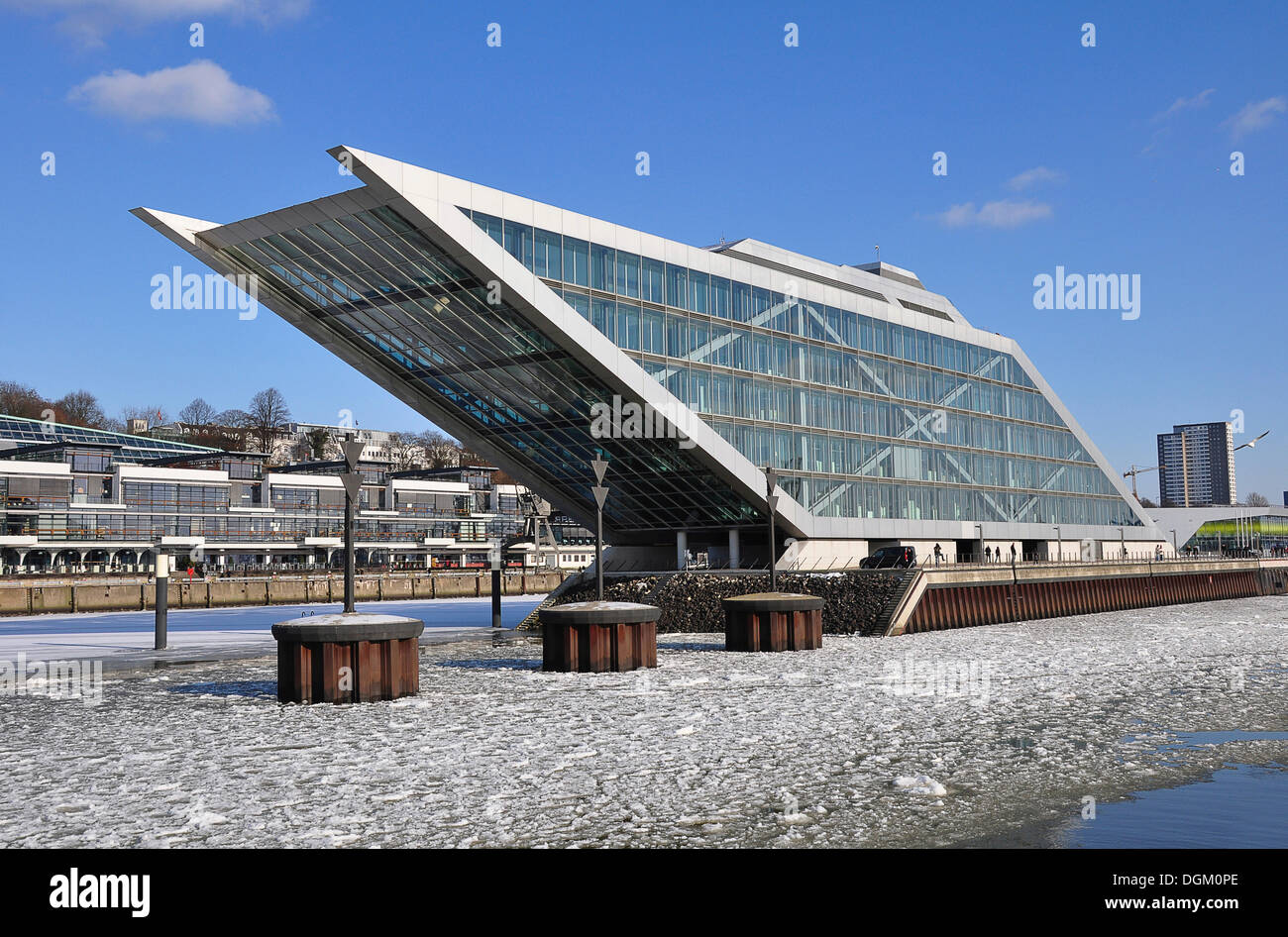 Ship shaped buildings hi-res stock photography and images - Alamy