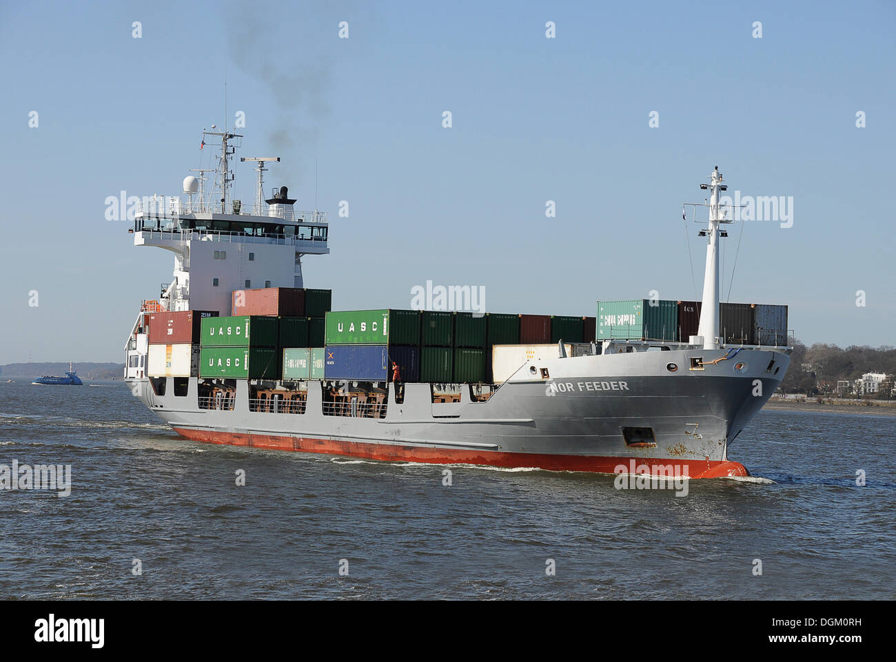 Container ship port hamburg hamburg hi-res stock photography and images ...
