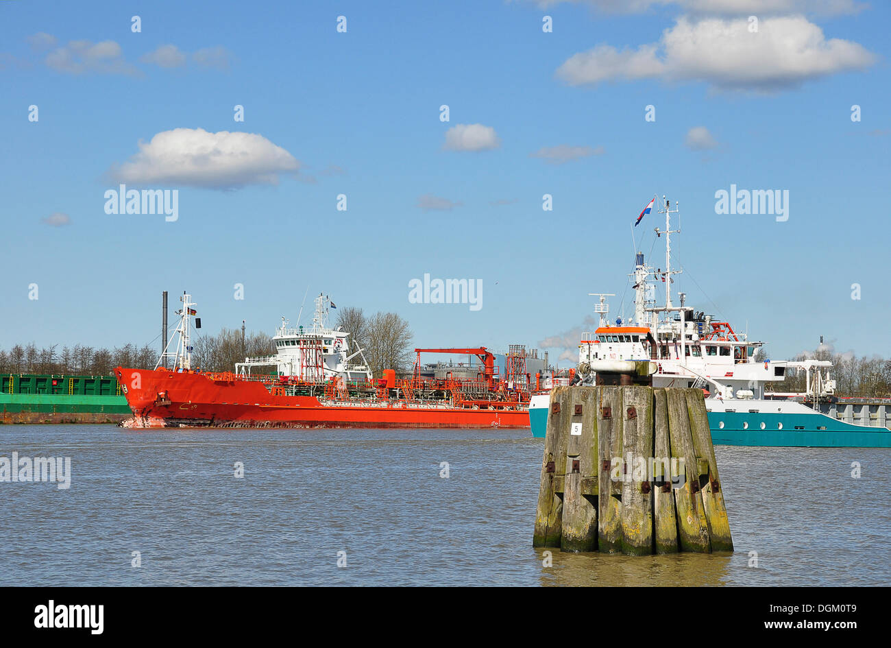 Container ships on the kiel canal hi-res stock photography and images - Alamy
