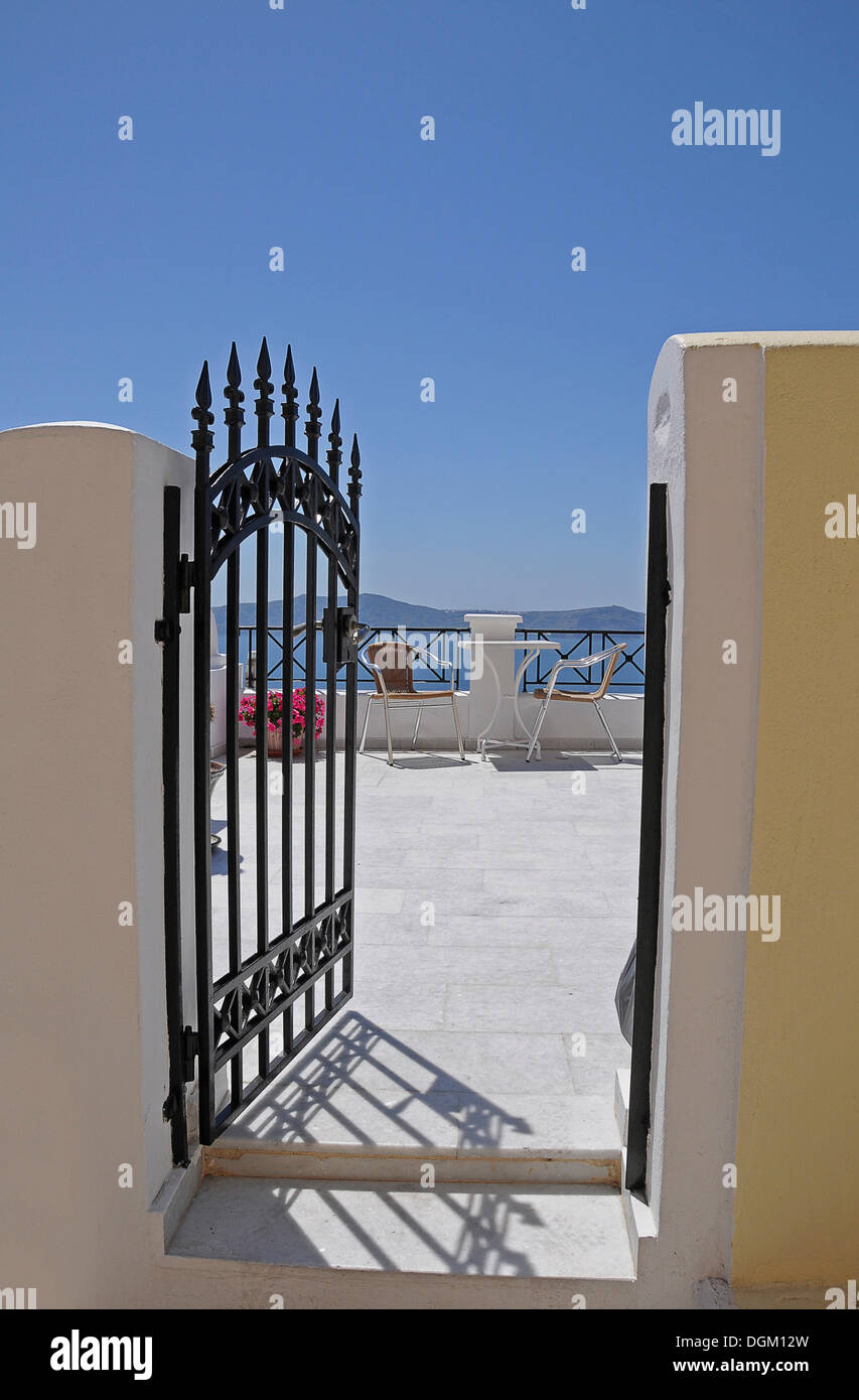 Open gate hi-res stock photography and images - Alamy