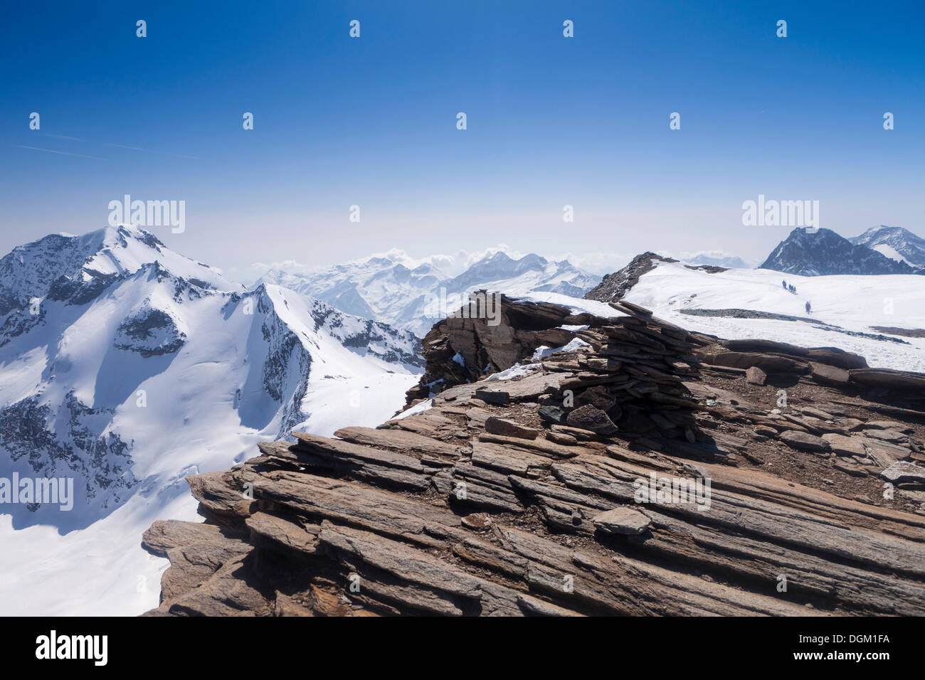 Glaciated scenery sedimentary rocks hi-res stock photography and images ...