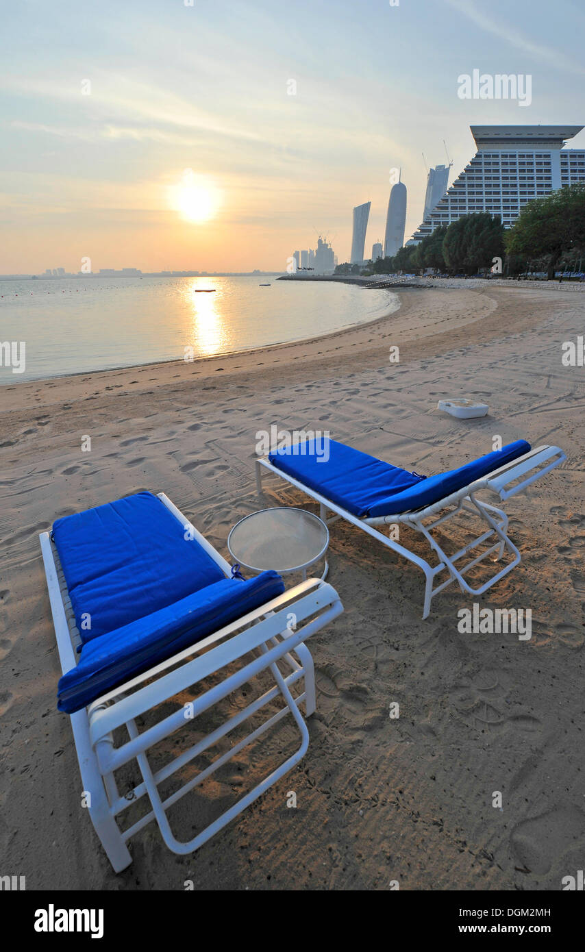 Doha qatar beach hi-res stock photography and images - Alamy