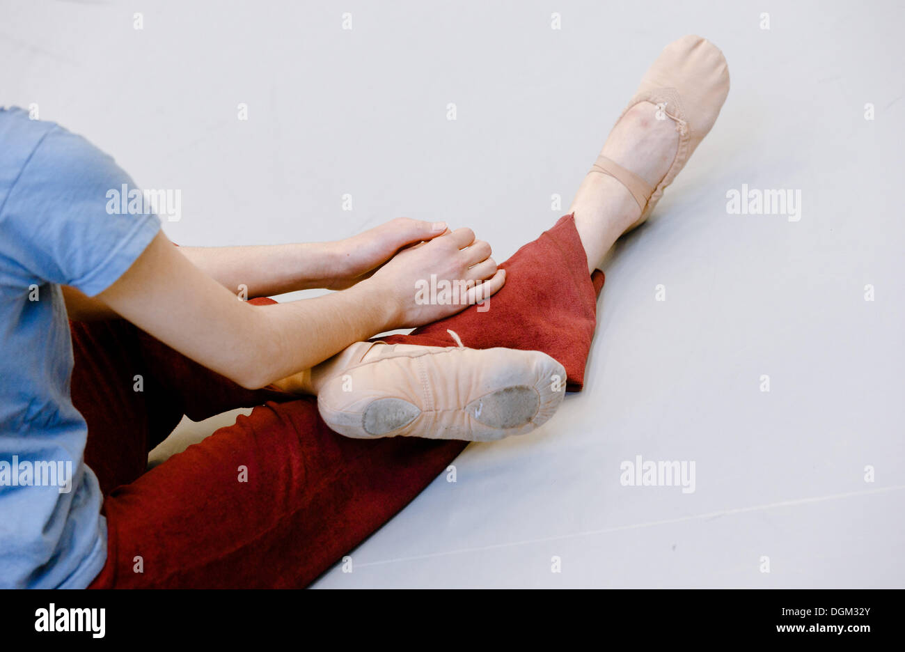 Break of a ballet dancer Stock Photo - Alamy