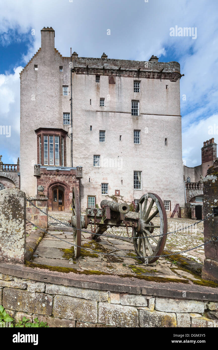 Delgatie castle scotland hi-res stock photography and images - Alamy