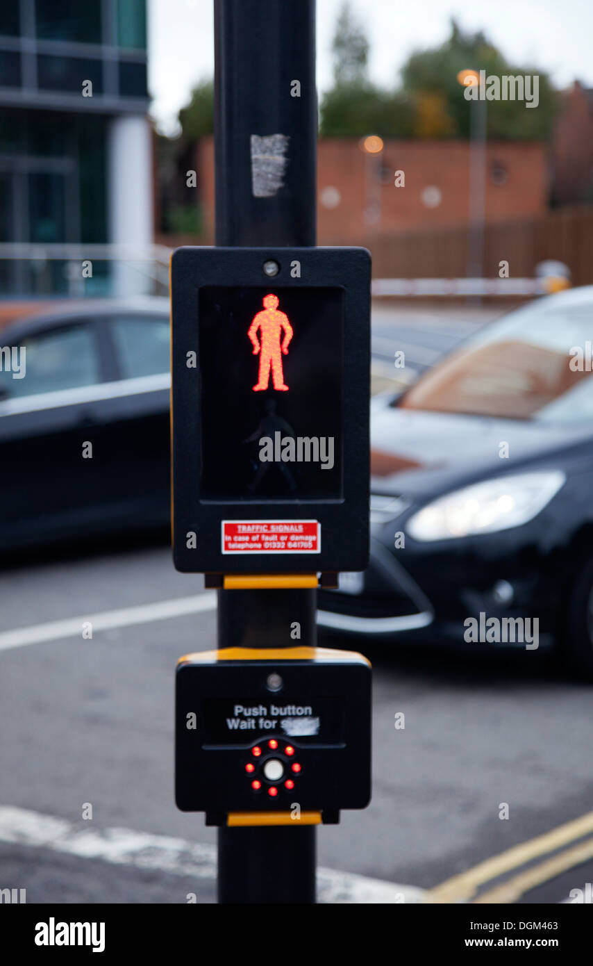 Pedestrian crossing light hi-res stock photography and images - Alamy