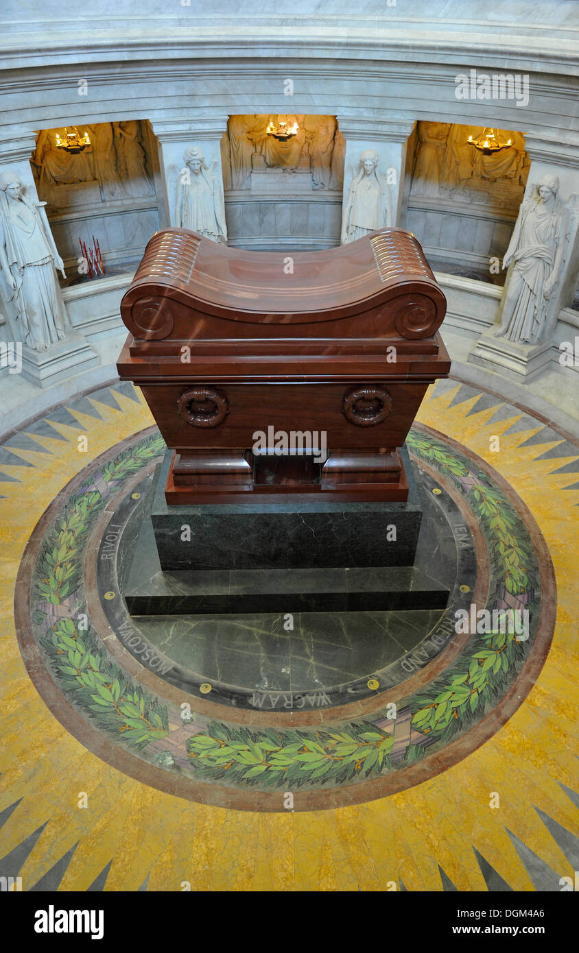 Crypt tomb of Napoleon, Dome des Invalides or Eglise du Dome church ...