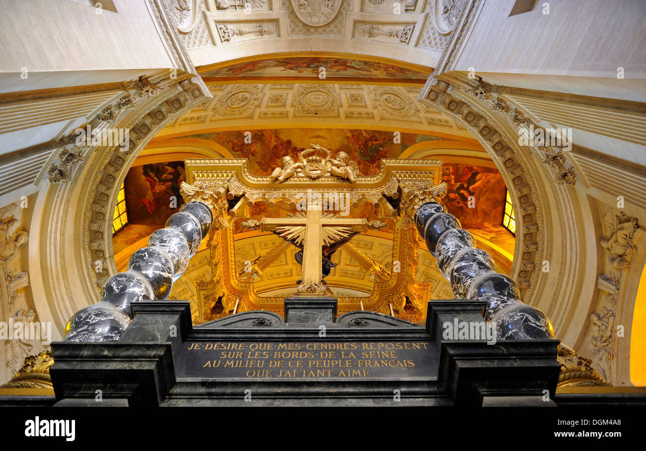 Napoleons gilded tomb hi-res stock photography and images - Alamy