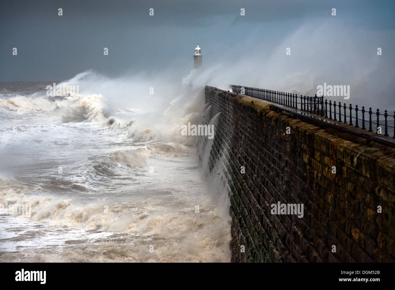 Tynemouth harbour hi-res stock photography and images - Alamy
