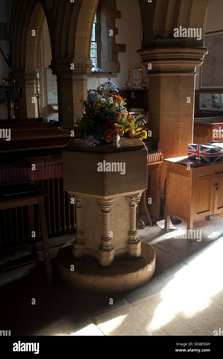 Evesham church interior hi-res stock photography and images - Alamy