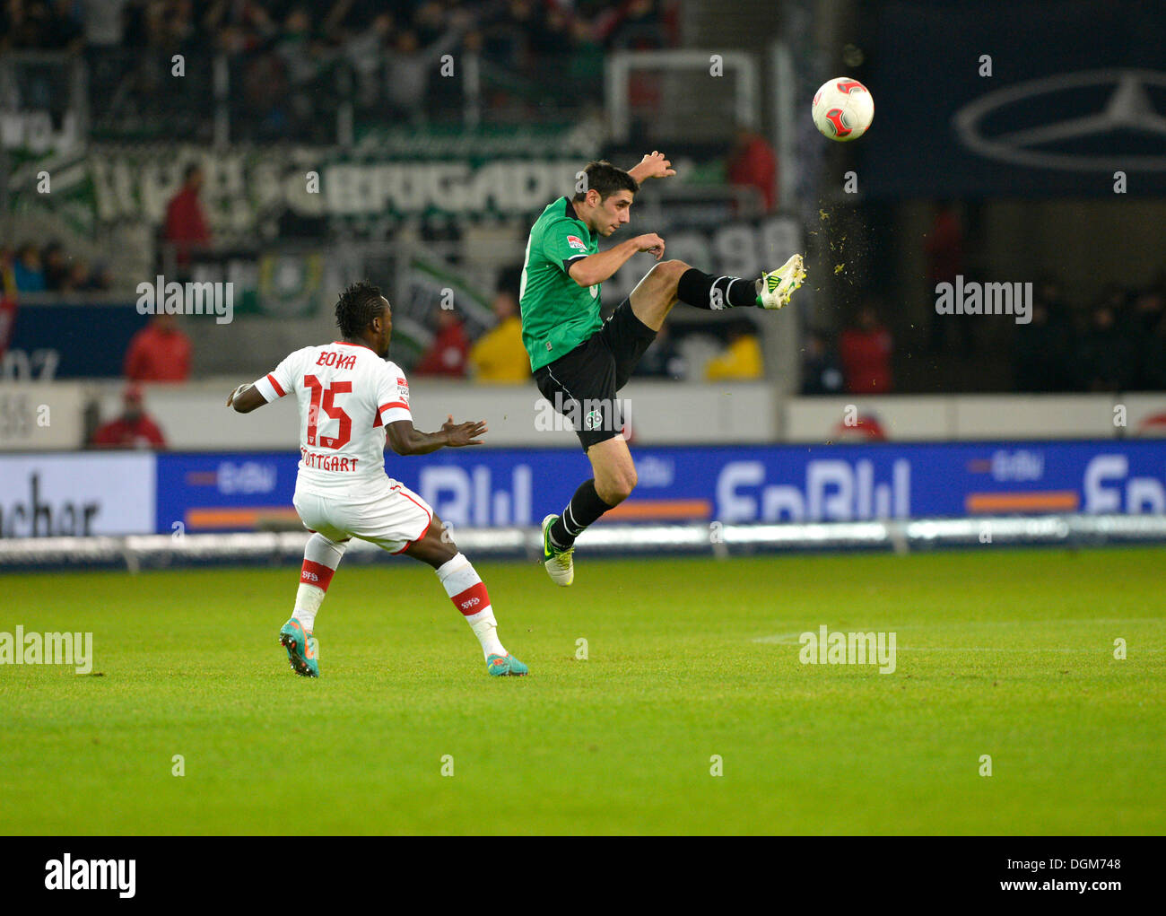 Duel, action with Arthur BOKA, VfB Stuttgart, left, and Lars Stindl ...