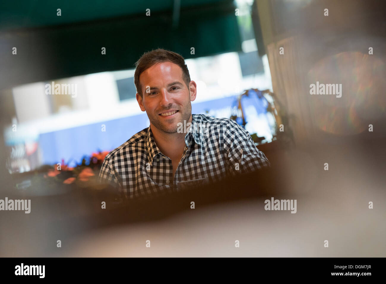 Man seated hi-res stock photography and images - Alamy