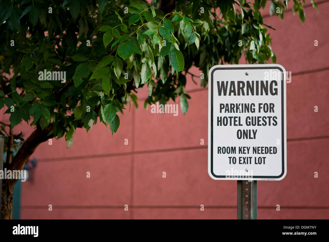 Hotel sign indication board hi-res stock photography and images - Alamy