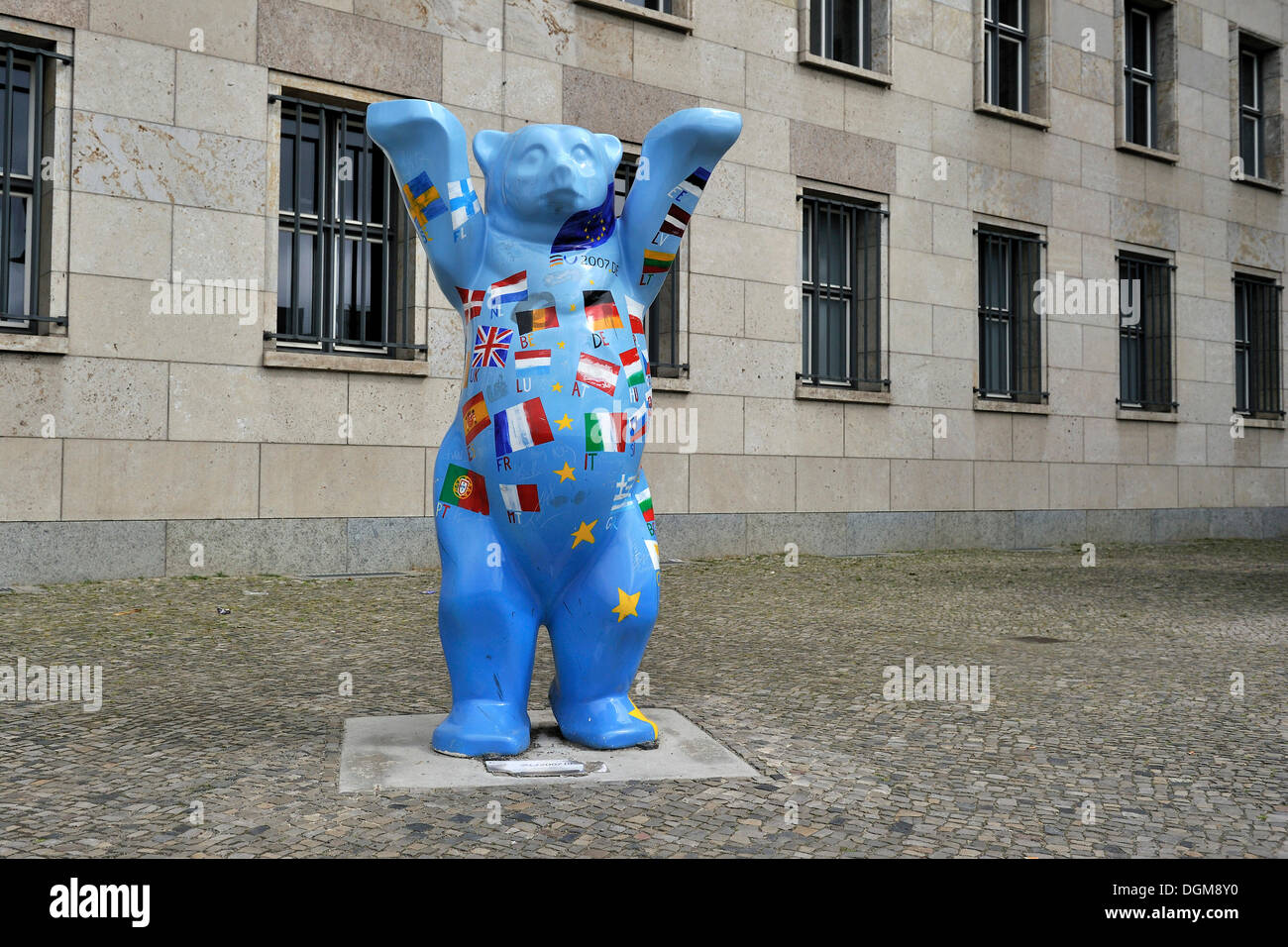 Blue buddy bear hi-res stock photography and images - Alamy