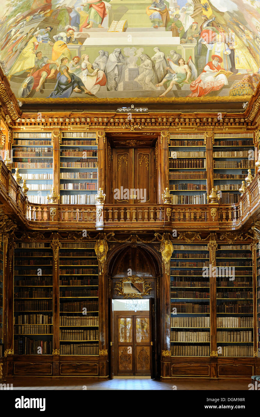 Historic library philosophy shelves hi-res stock photography and images ...