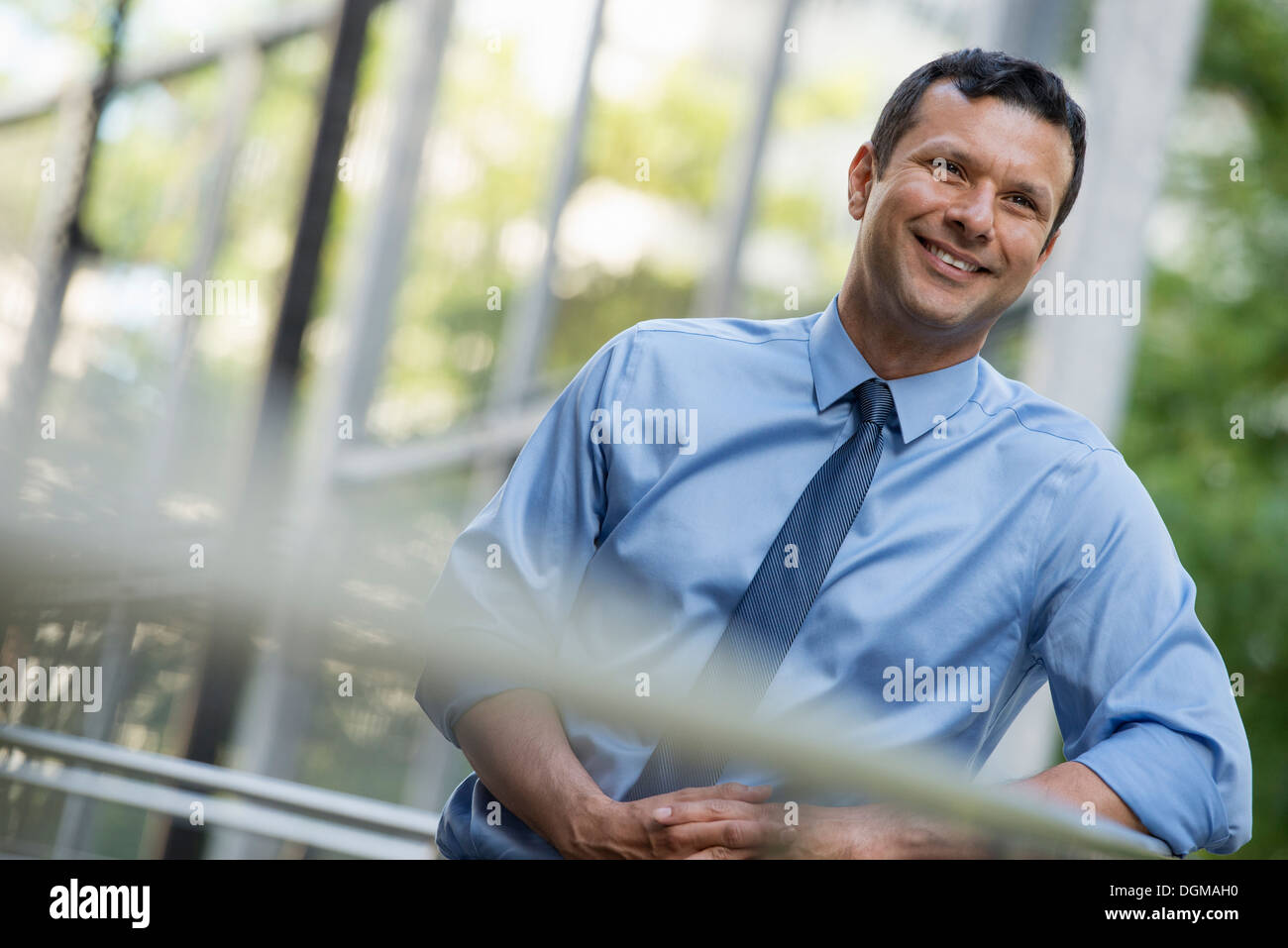 Railing people hi-res stock photography and images - Alamy