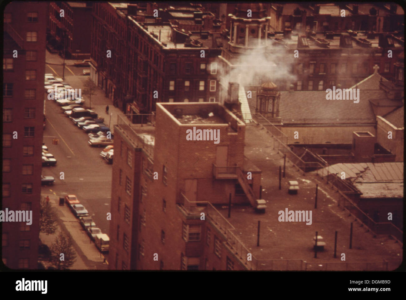New york city tenement buildings hi-res stock photography and images ...