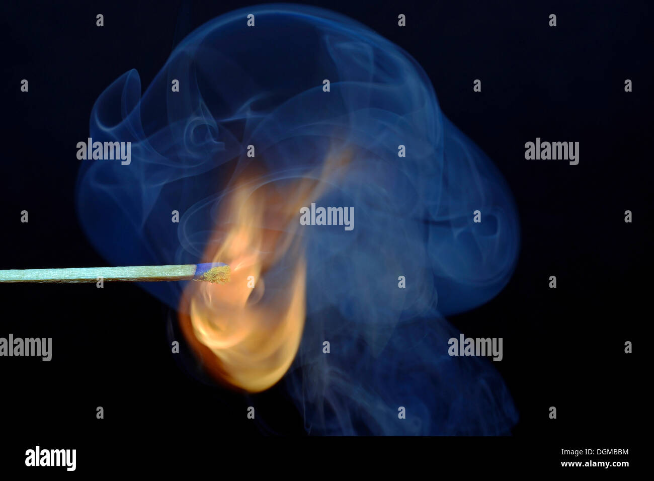 Matchstick heads hi-res stock photography and images - Alamy