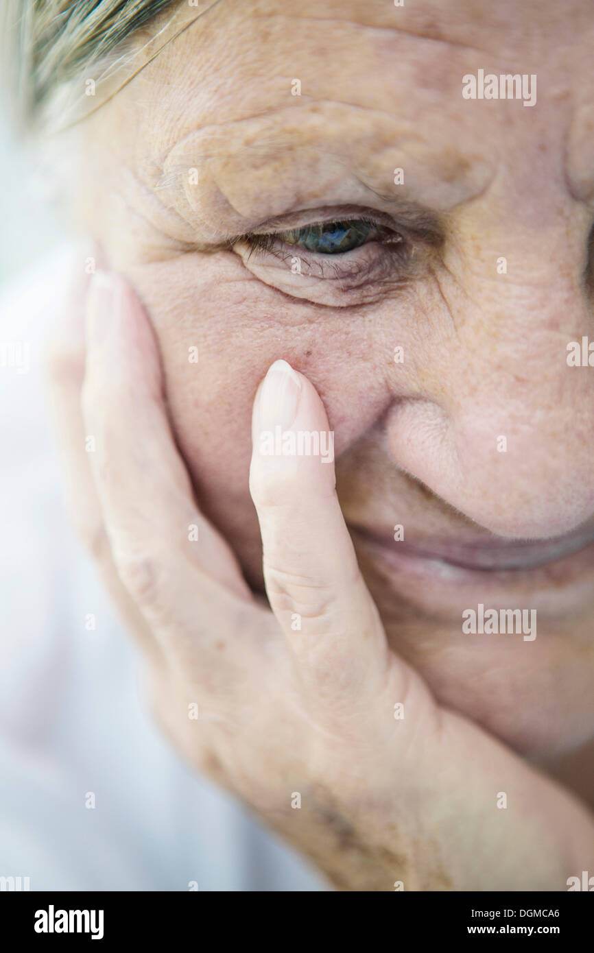 Elderly woman, portrait Stock Photo - Alamy