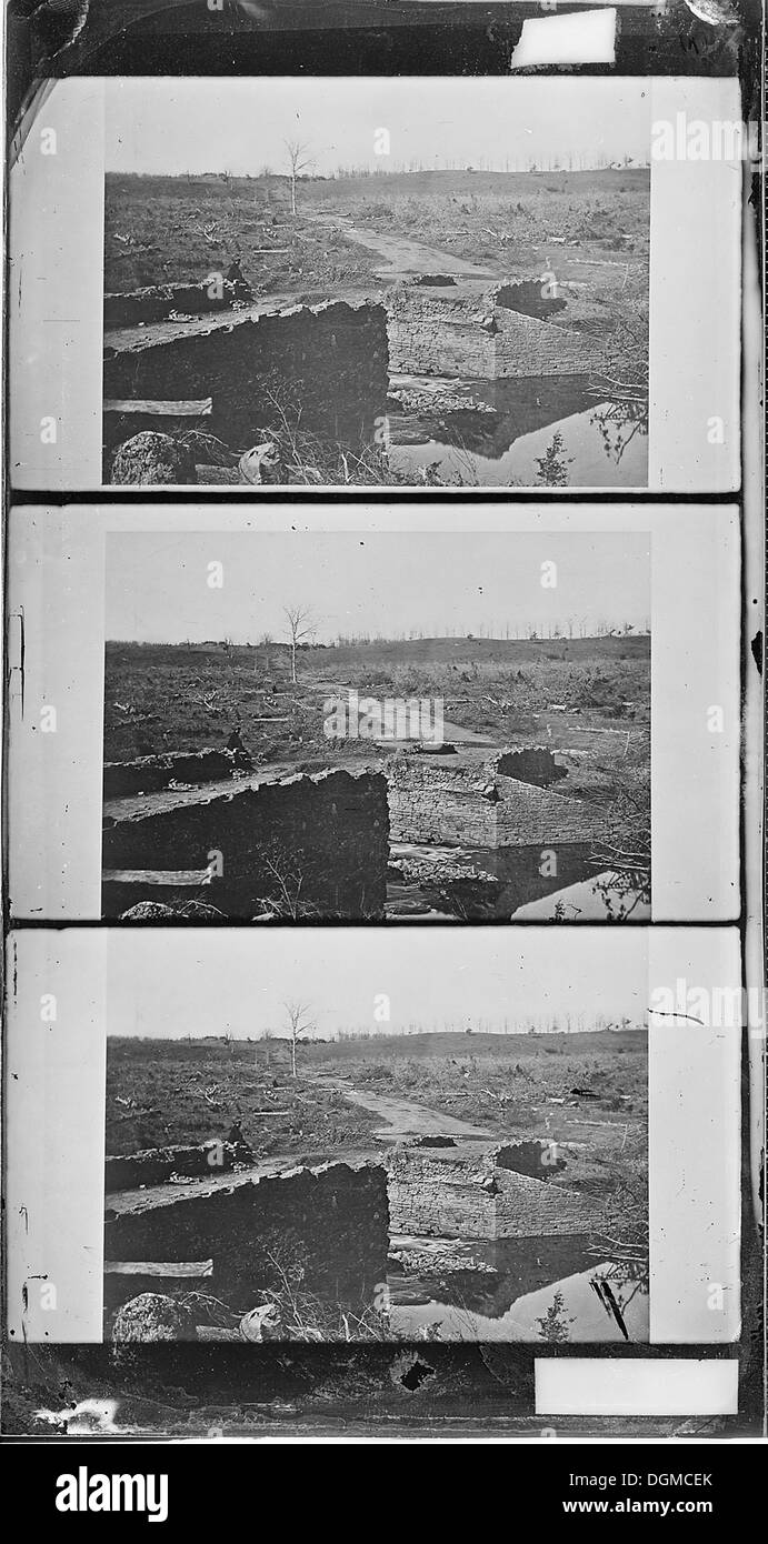 Stone bridge bull run Black and White Stock Photos & Images - Alamy