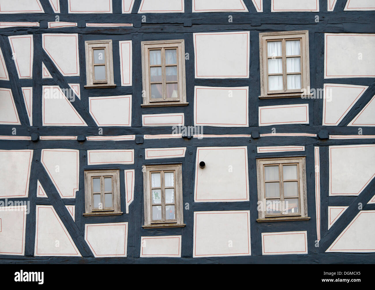 Crooked timber beams hi-res stock photography and images - Alamy