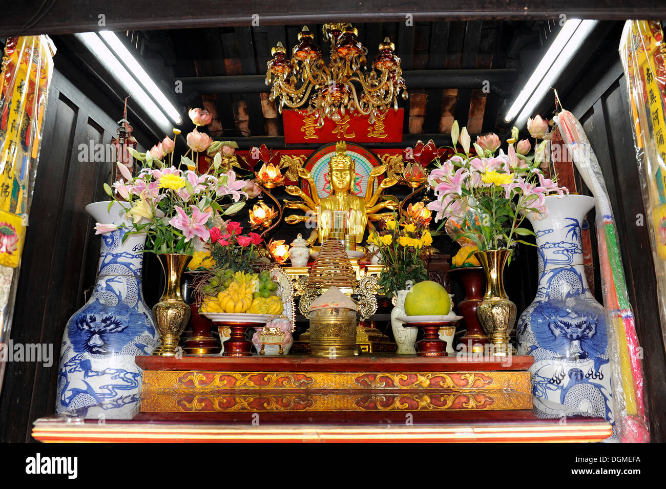 North vietnam temples hi-res stock photography and images - Alamy