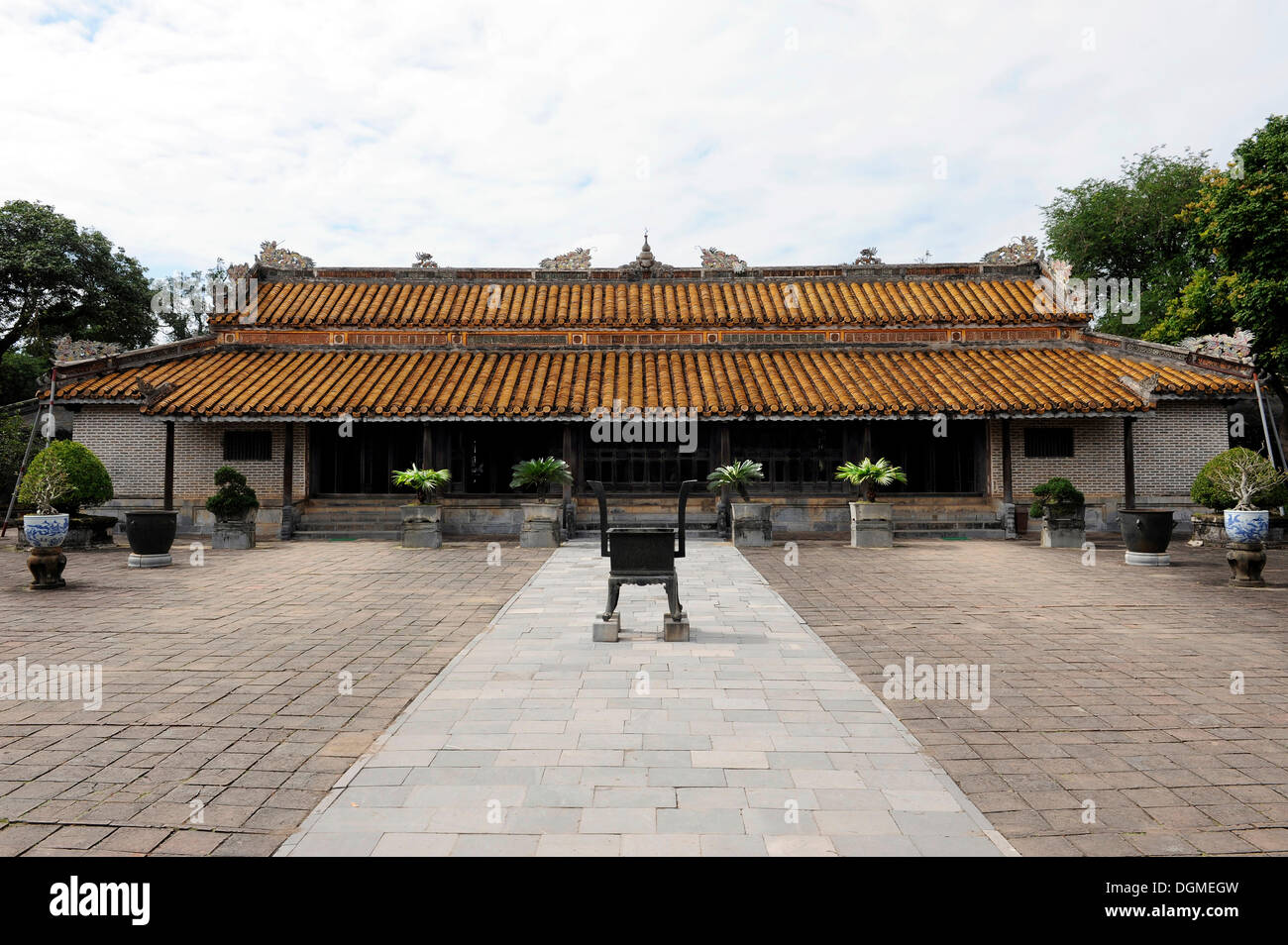Mausoleum of emperor tu doc hi-res stock photography and images - Alamy