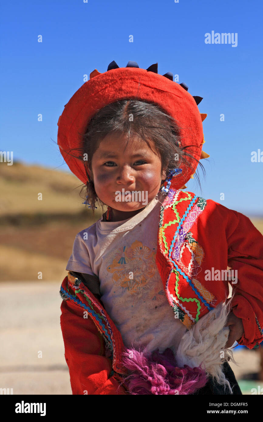 Peruvian native americans hi-res stock photography and images - Alamy