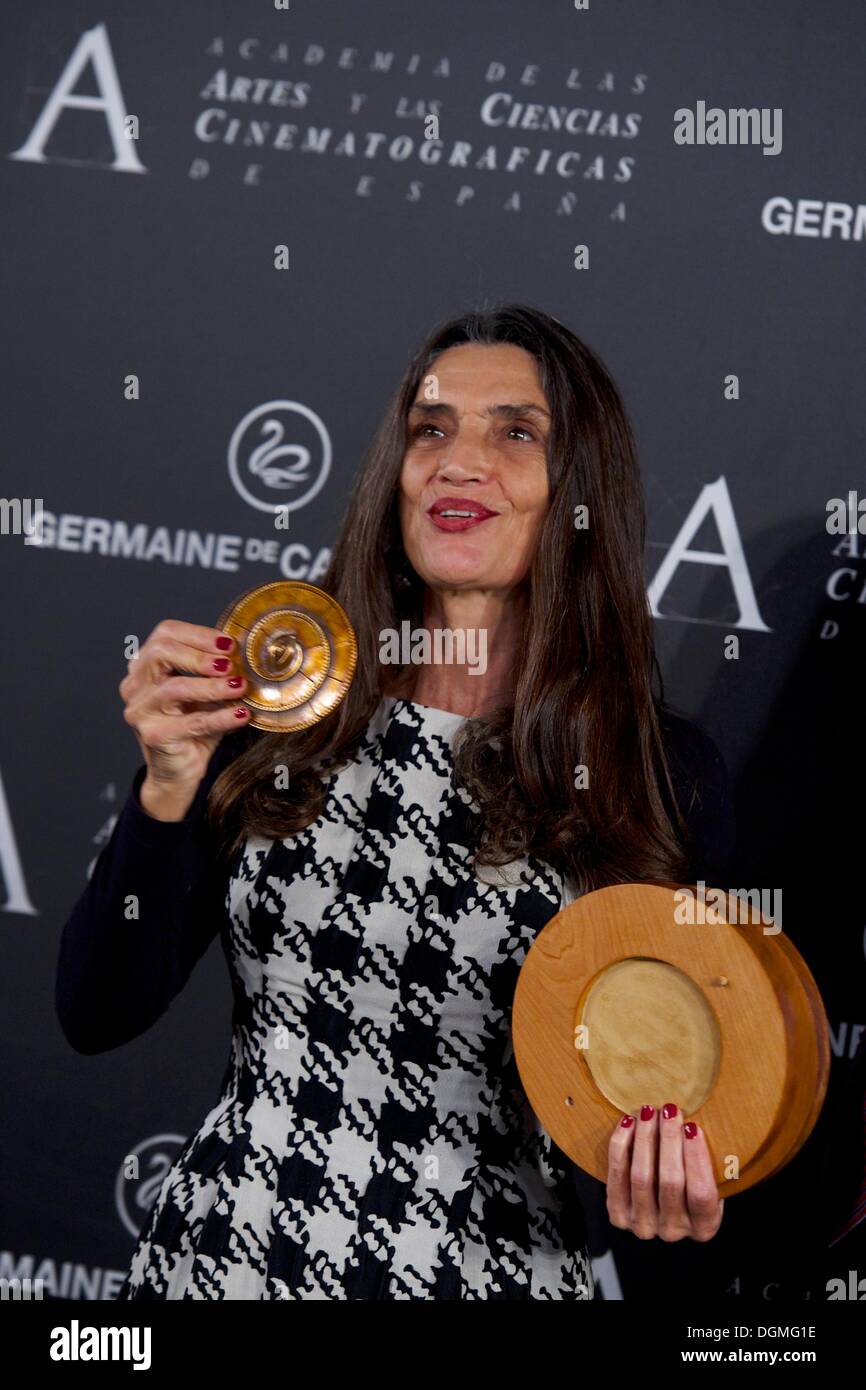 Madrid, Spain. 23rd Oct, 2013. Spanish actress Angela Molina receives ...