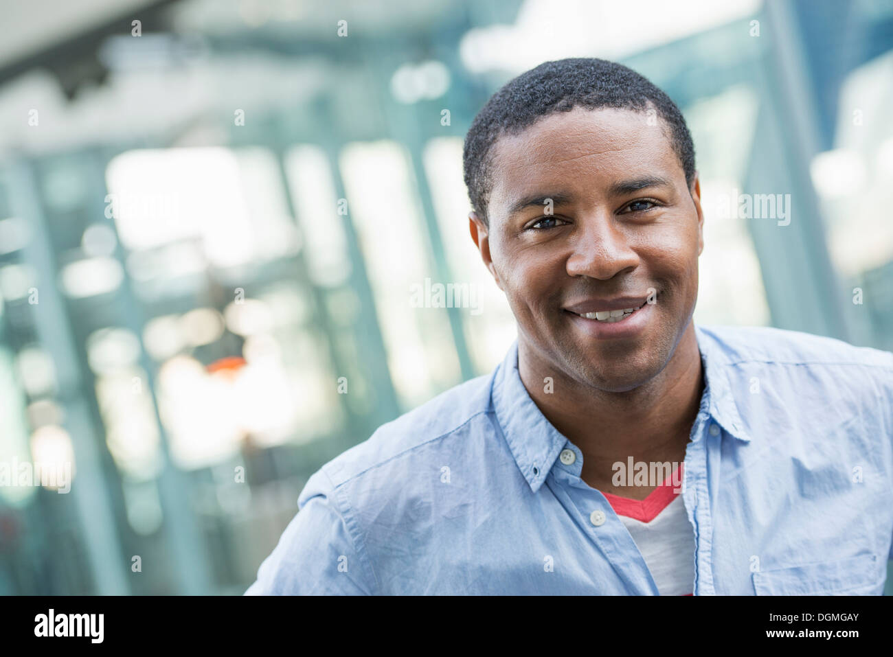 Man in smart casual clothes hi-res stock photography and images - Alamy